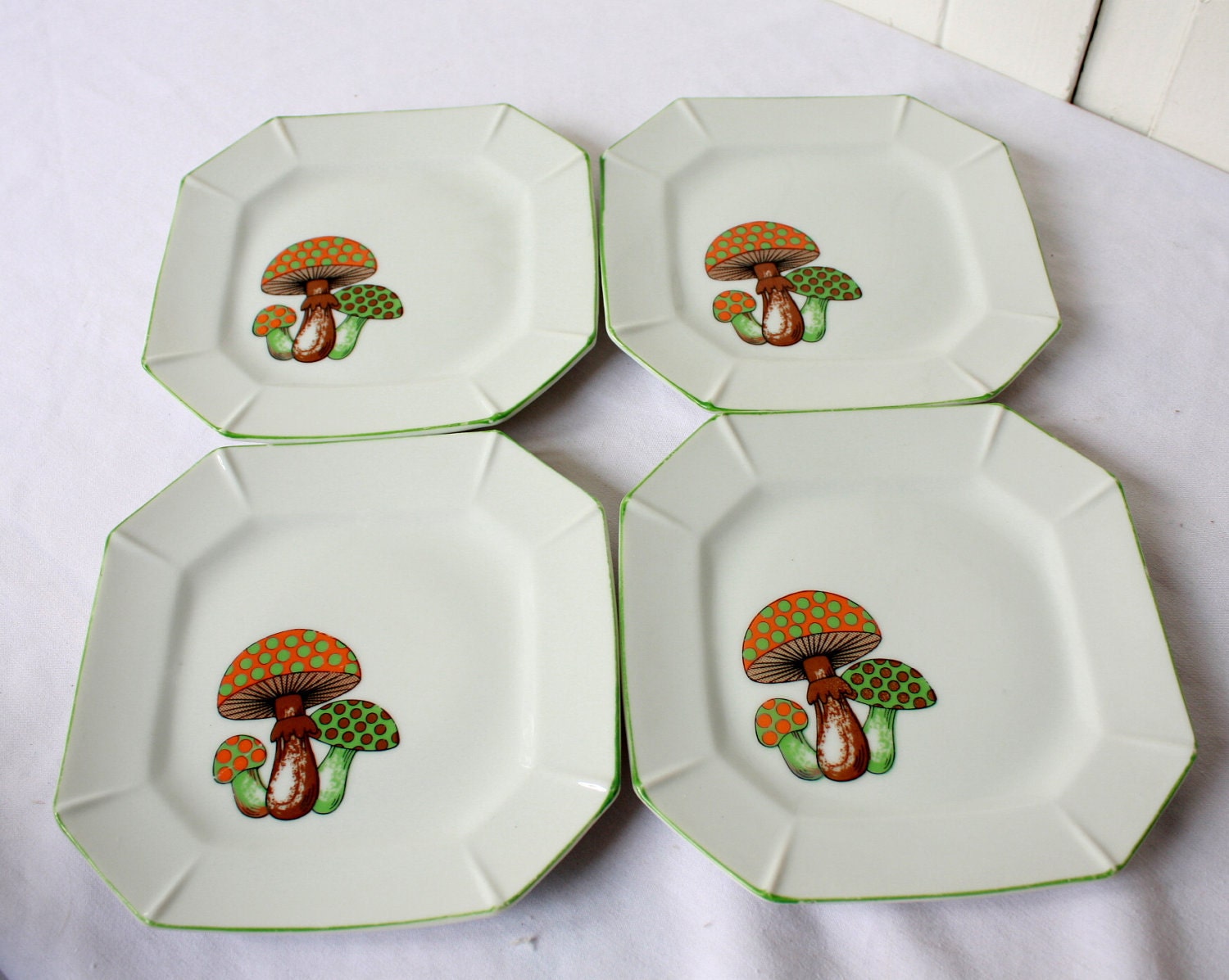 Vintage Mushroom Plates Woodland Set of 4 Salad or Dessert