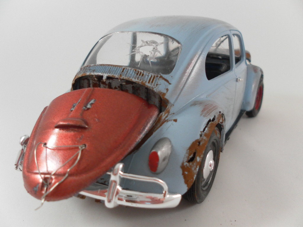 1966 VW beetle 1/24 scale model car in blue by classicwrecks