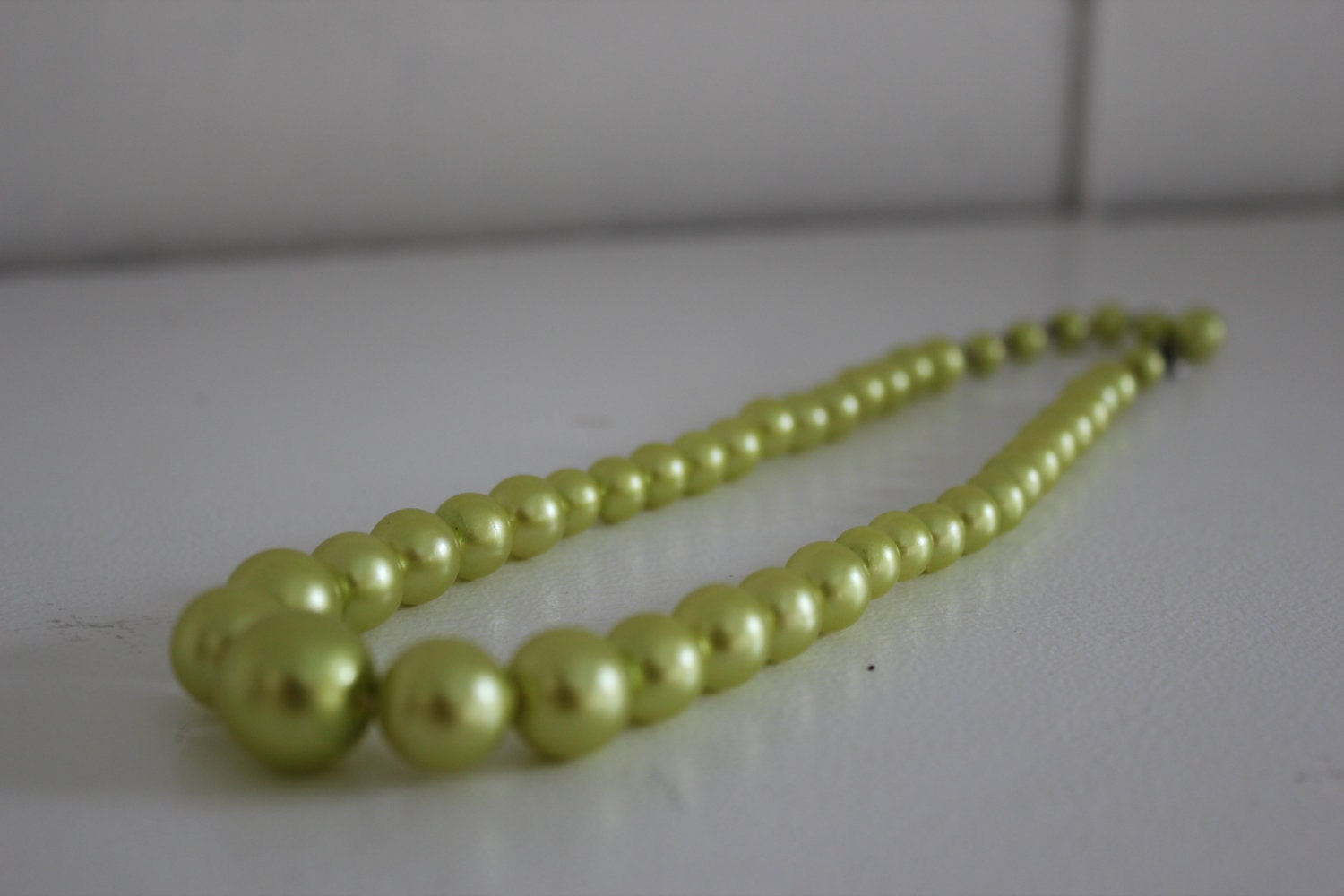 vintage chartreuse pearl necklace – Haute Juice