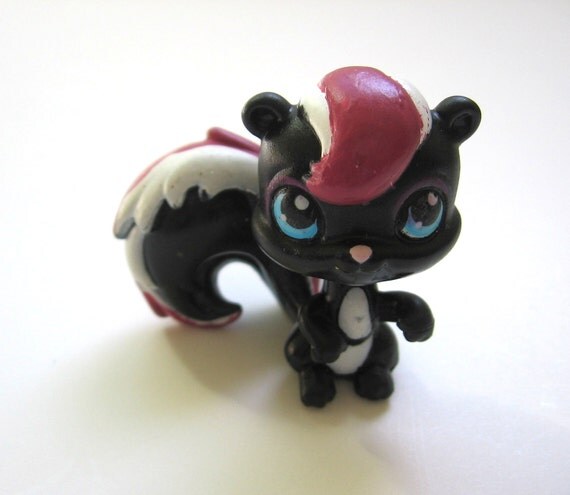 Littlest Pet Shop OOAK Spunky Skunk Toy Black and White with