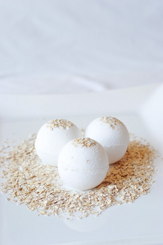 Oatmeal Milk and Honey Bath Bomb