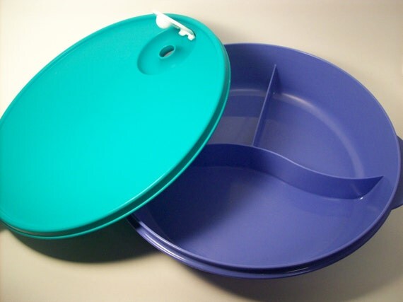 SALE Tupperware Divided Plate with Vented Lid Crystalwave