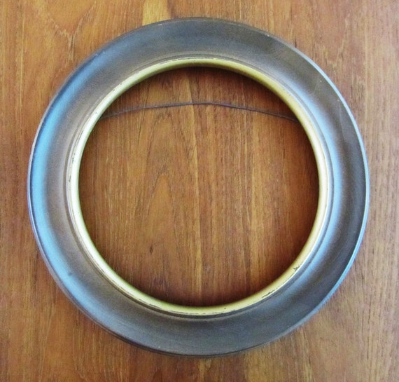 Bard's Collectible Plate Frame round wood number 150 8