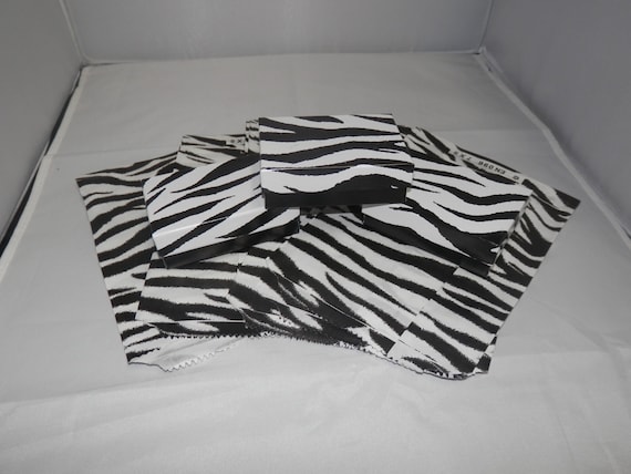 100 Size 5x7 Zebra Print Paper Merchandise Black by wrappingmeup