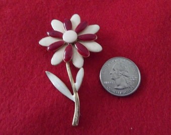 Beautiful Vintage Enamel Flower Brooch