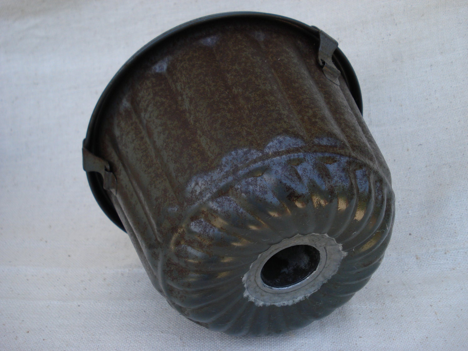 Vintage Plum Pudding Mold / Steamed Pudding Mold TREASURY ITEM