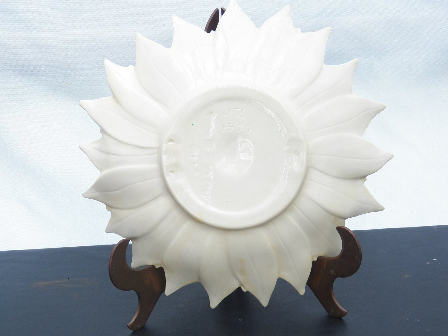 Lotus Flower Ceramic Plate Yellow center White Petals Display