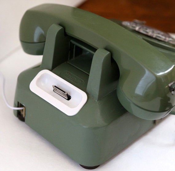 Rotary Phone iPod / iPhone speaker dock