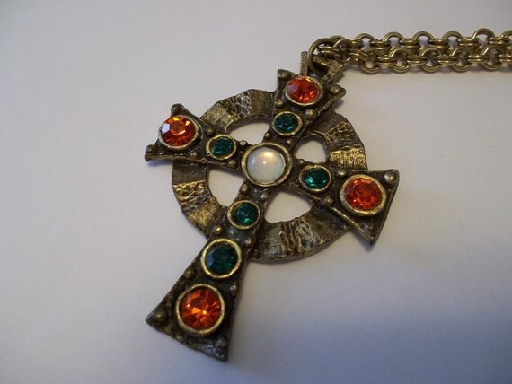 Vintage CELTiC Stone Cross Pendant Necklace/ Ruby & Emerald