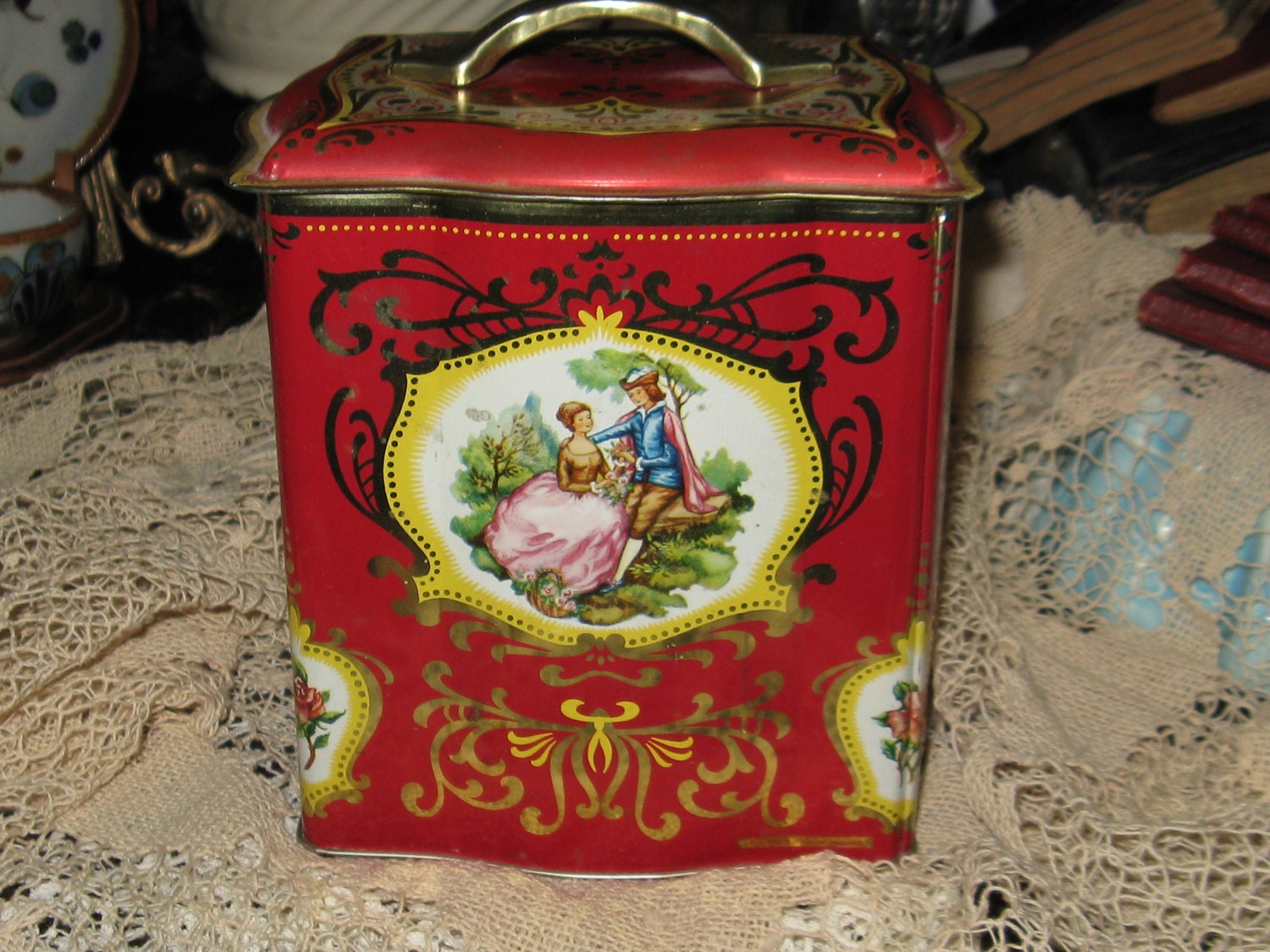 Vintage BeaUTiful Tea Tin Collectable Home Decor Kitchen