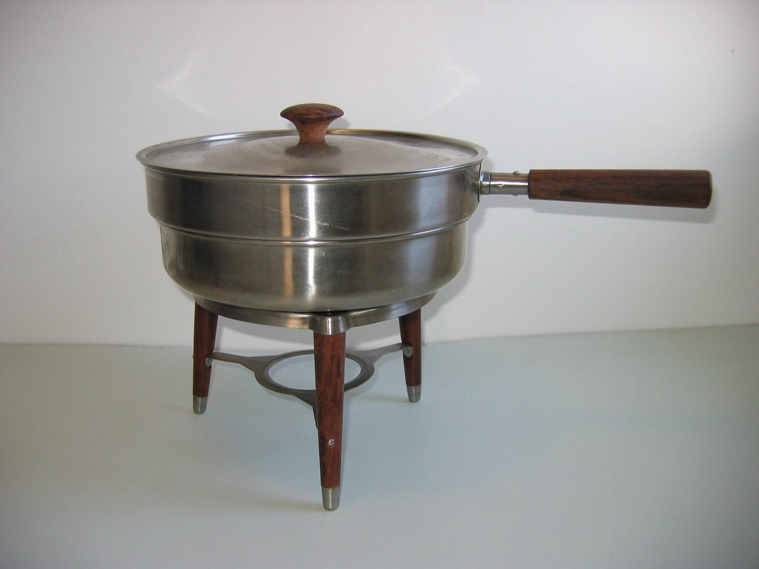 Vintage Modernist Buffet Chafing dish. Covered Stainless steel pan ...
