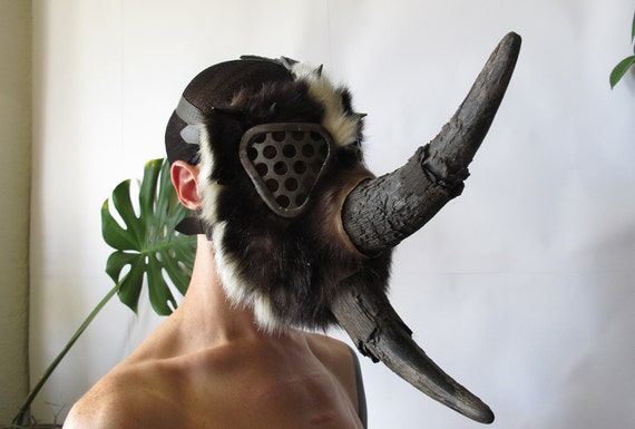 Buffalo horned skunk gas mask