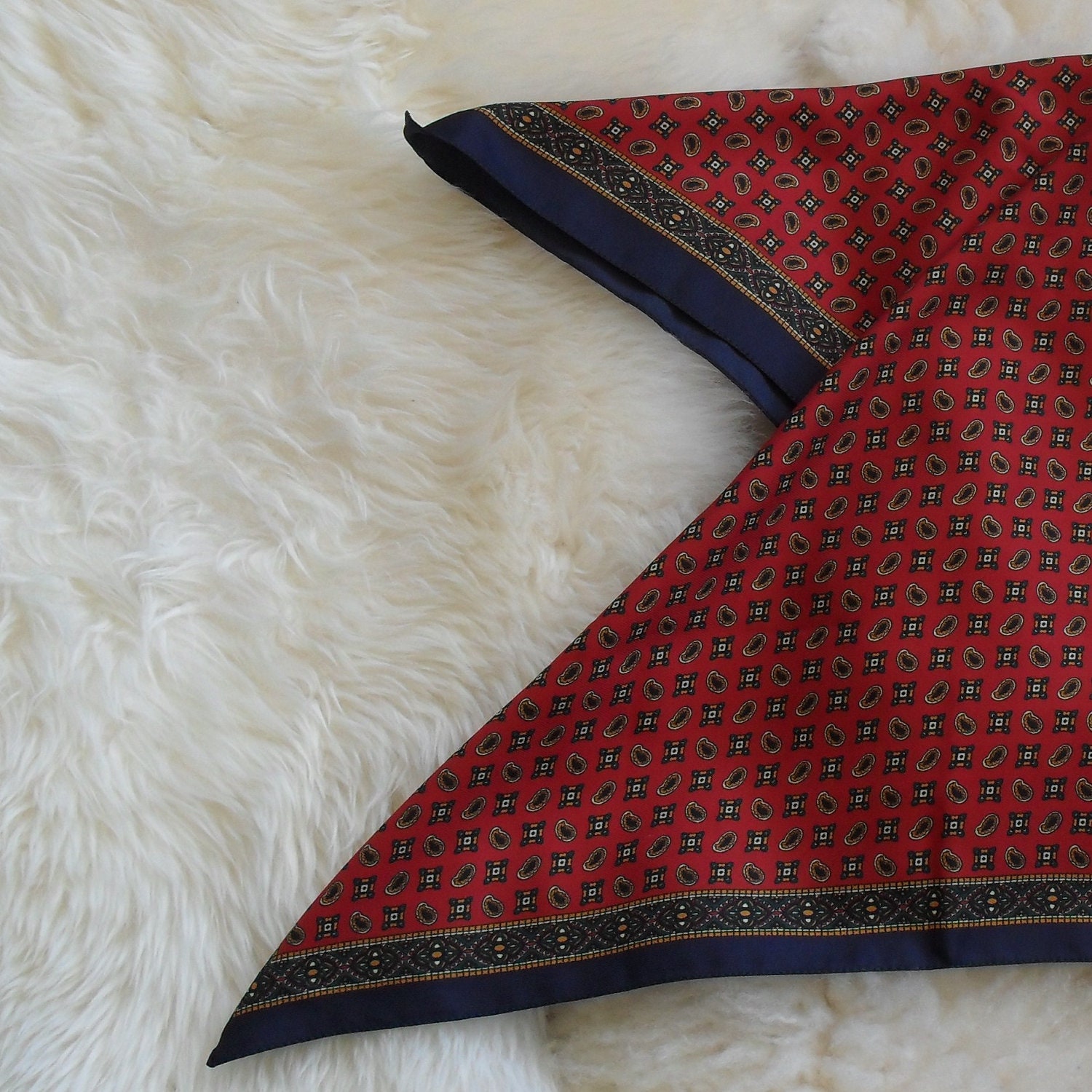 SALE – Pair of Classic Italian Green and Red Scarves – Haute Juice