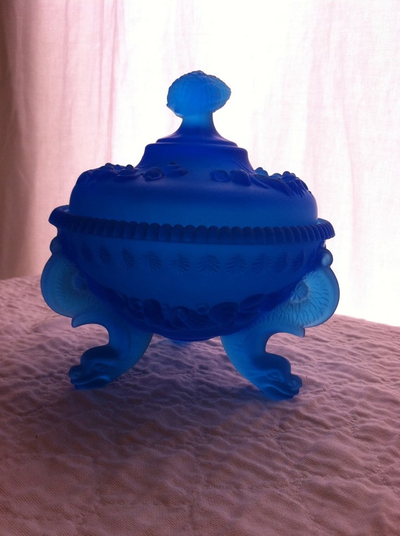 Westmoreland frosted blue dolphin argonaut shell candy dish