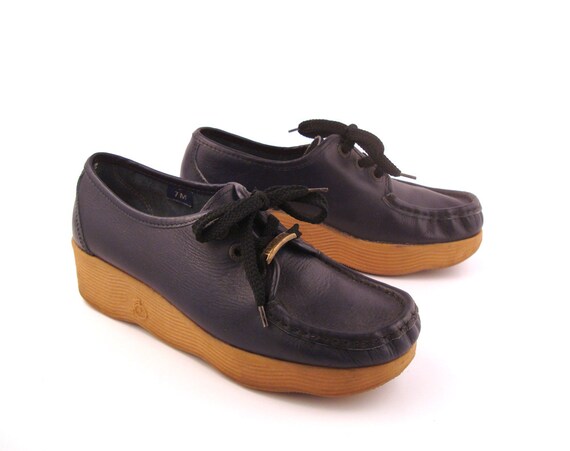 Famolare Oxford Shoes Vintage 1970s Lace Up by purevintageclothing