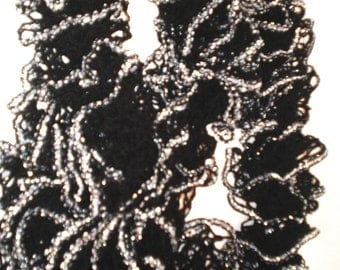 Lacy Ruffled Scarf Pattern