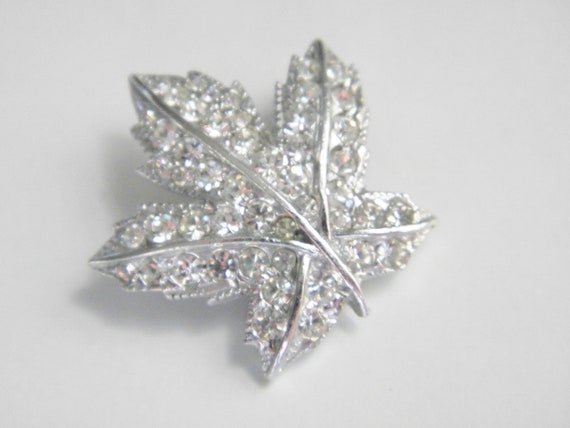 Vintage Clear Rhinestone Maple Leaf Brooch Keys 60s