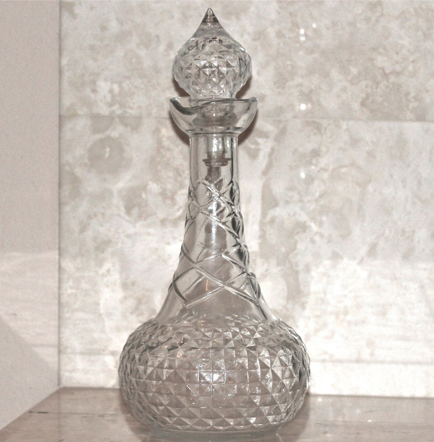 Genie Bottle Decanter with Tear Drop Stopper – Etoys2013