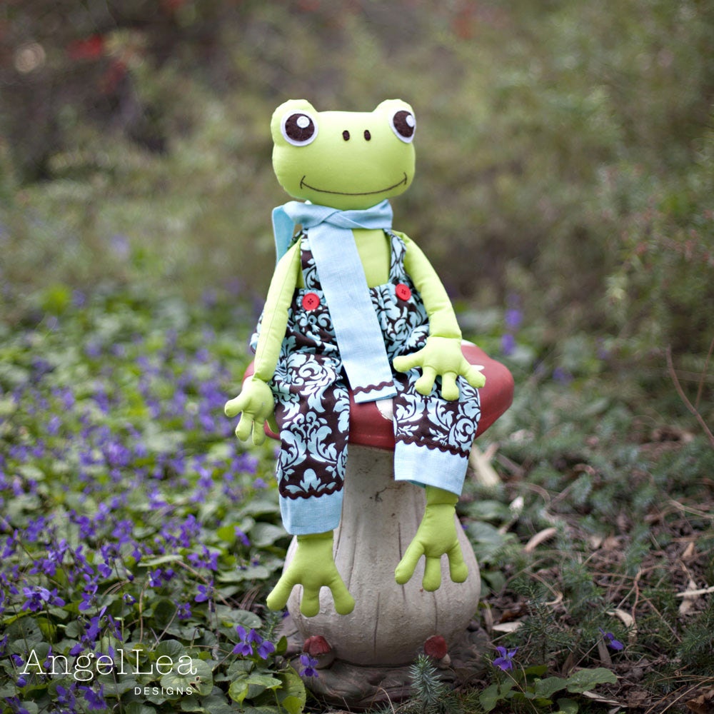 Frog Pattern. Stuffed Frog PDF Sewing Pattern. Fergus the Frog