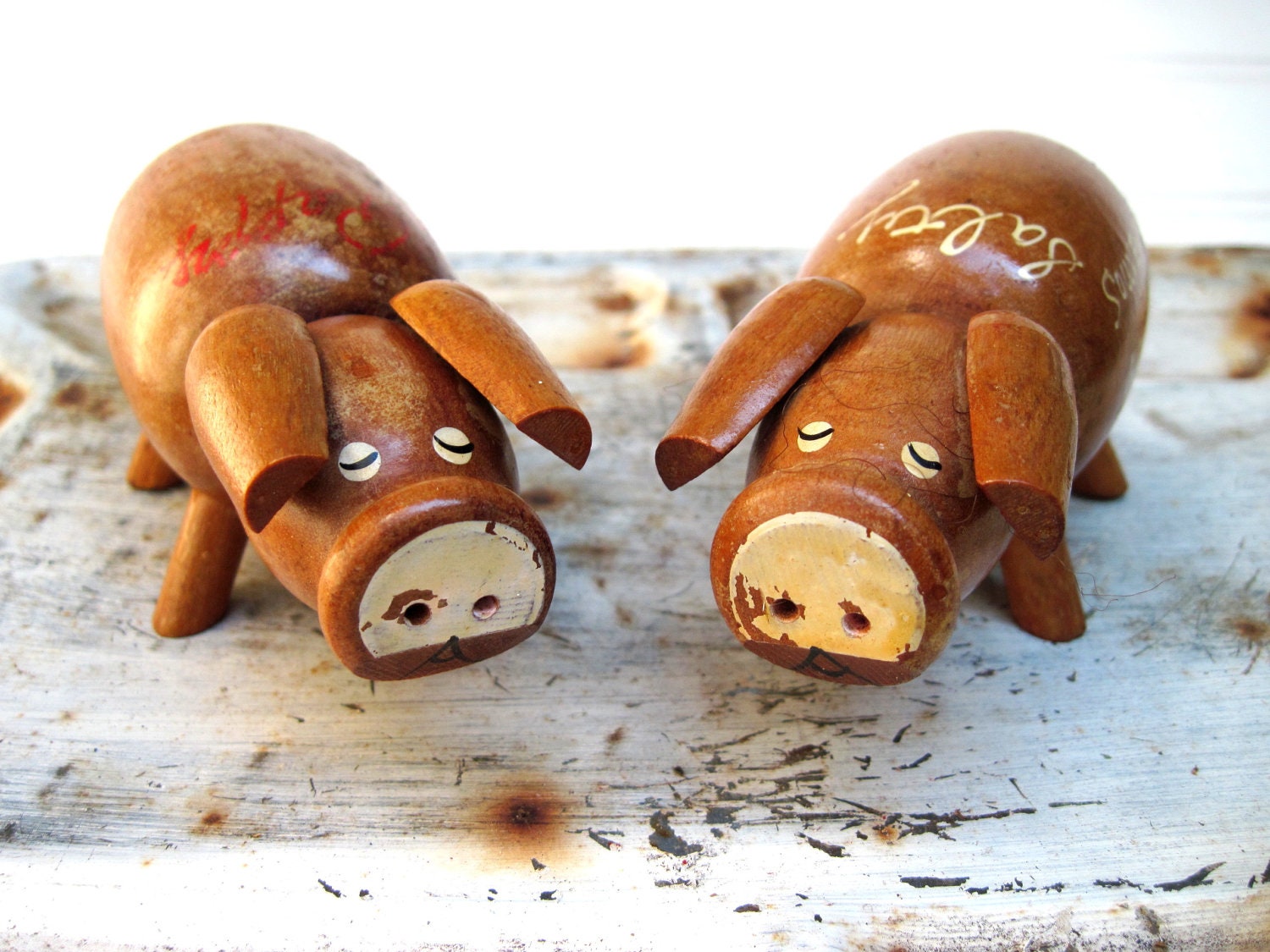 Mid mod pig salt and pepper shakers wooden pigs – Haute Juice