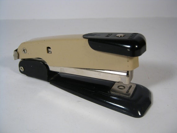 Vintage Arrow Metal M25 Stapler Beige and Black Arrow Metal