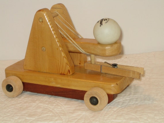 Catapult with Table Tennis Ball to shoot Have some fun