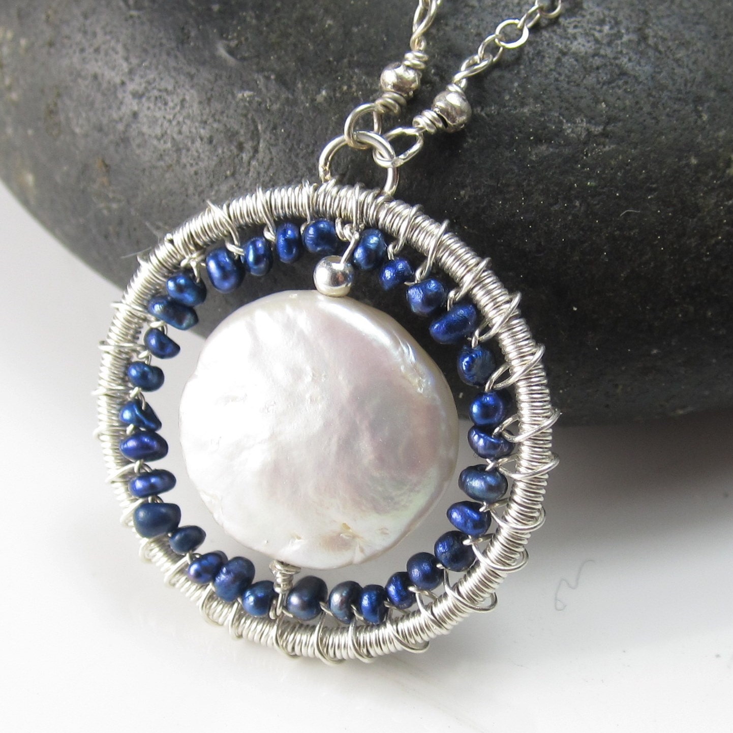 Coin Pearl Loop Necklace