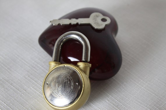 Vintage Round Lock and Key Padlock 101 Made in USA works well