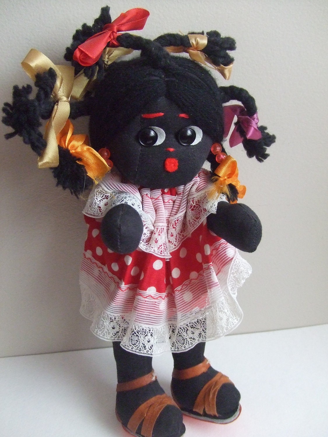 Adorable well made Pickaninny 10 inch cloth dolly 1950 or