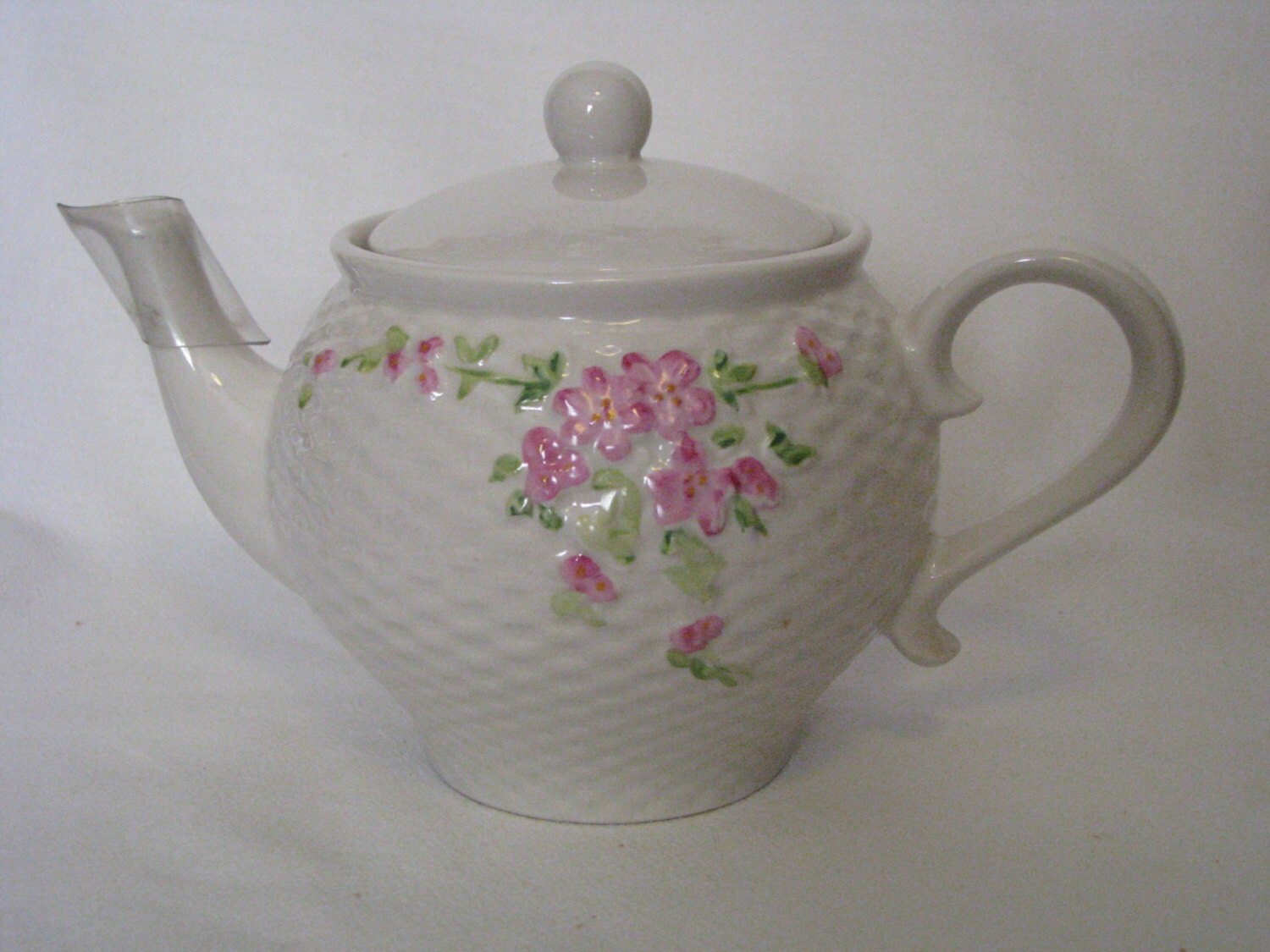 Teleflora White Basketweave Porcelain Tea Pot – Haute Juice