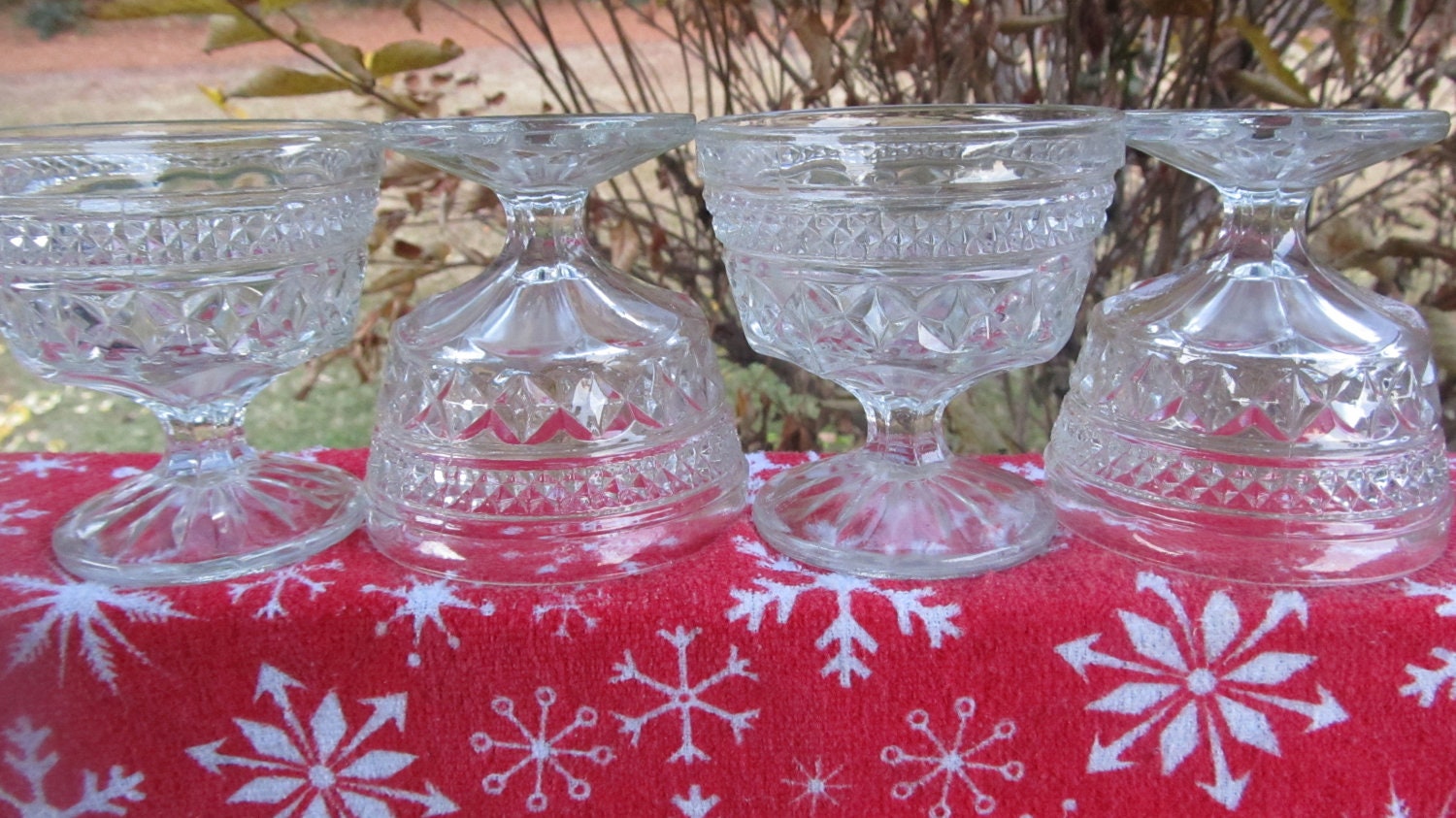 Vintage Clear Diamond Dessert Goblets (4) with round base – Haute Juice