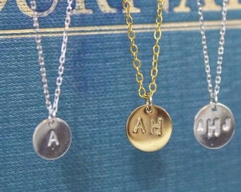 Popular items for medallon iniciales on Etsy