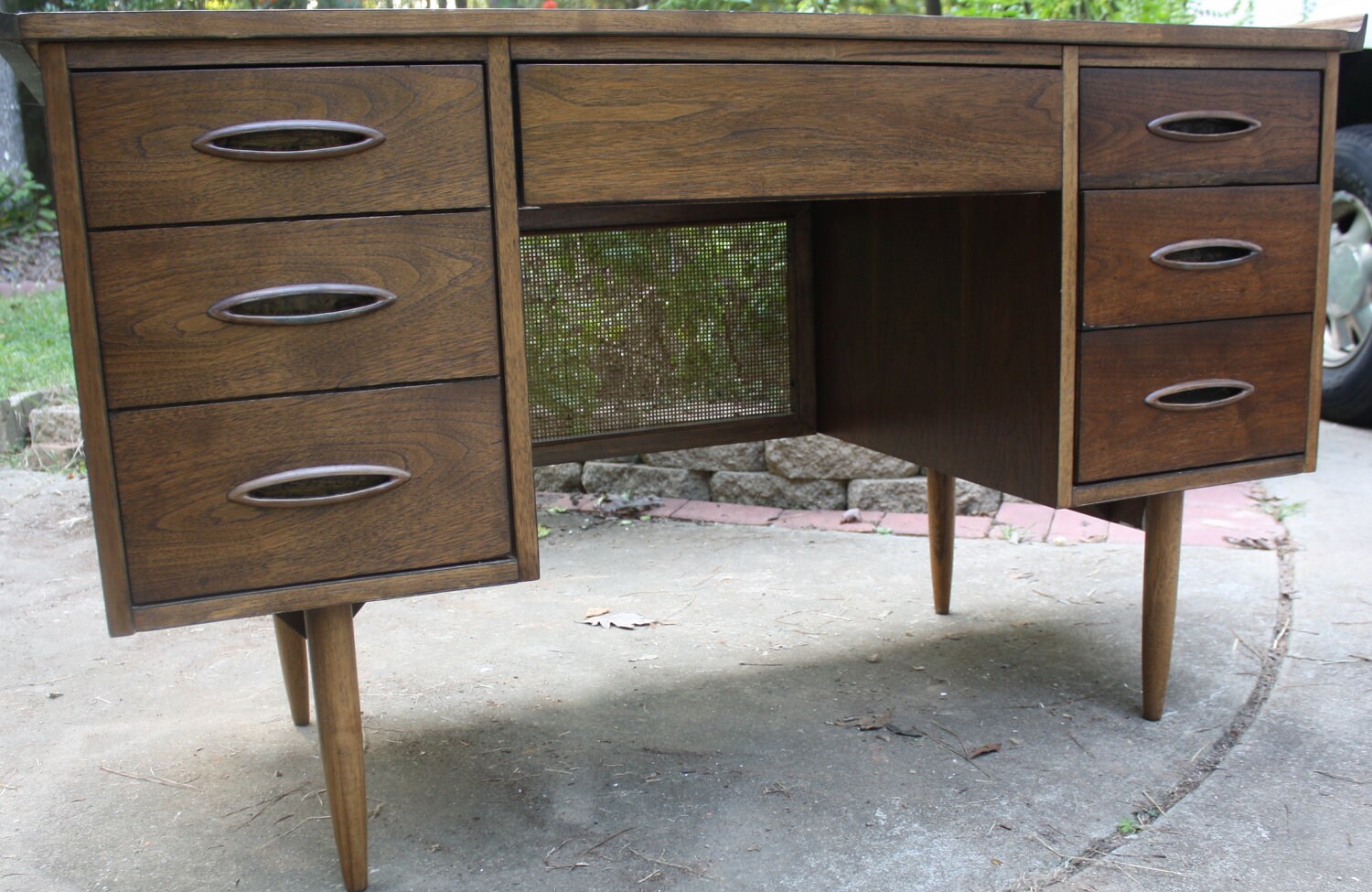 REDUCED Broyhill Sculptra Desk Mid Century Modern Caned Back
