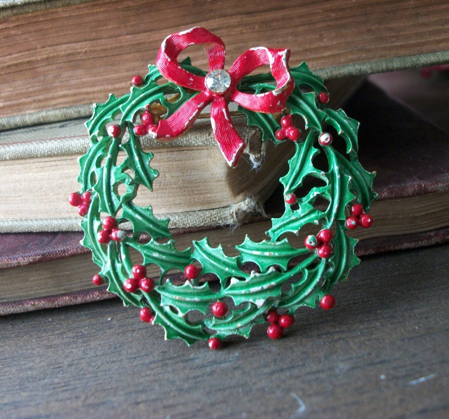 WEISS designer signed christmas wreath brooch holiday wear rhinestone ...