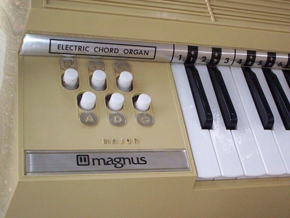 Vintage Organ. Vintage Chord Organ. Vintage Table Top Organ.