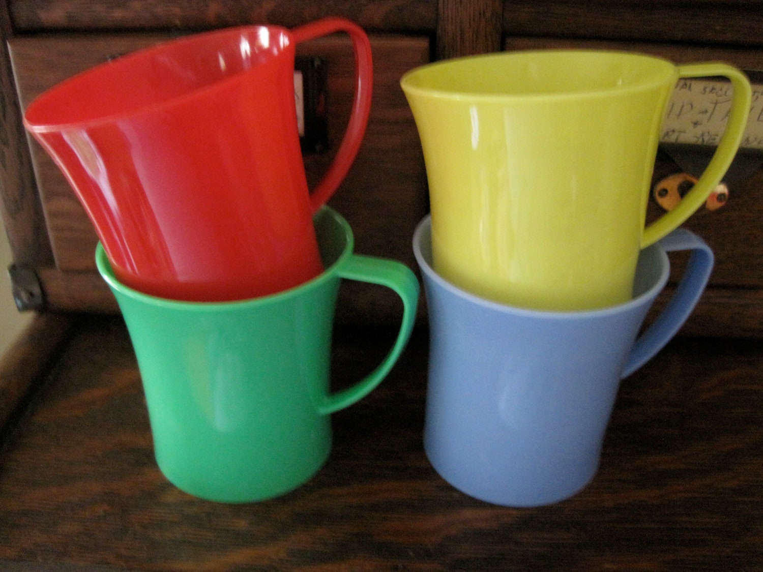 Four Vintage Beacon Plastic Children’s Mugs – Haute Juice