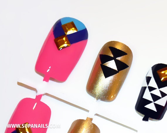 Items similar to 12 Multi Color Geometric Nails on Etsy