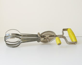 Manual egg beater | Etsy