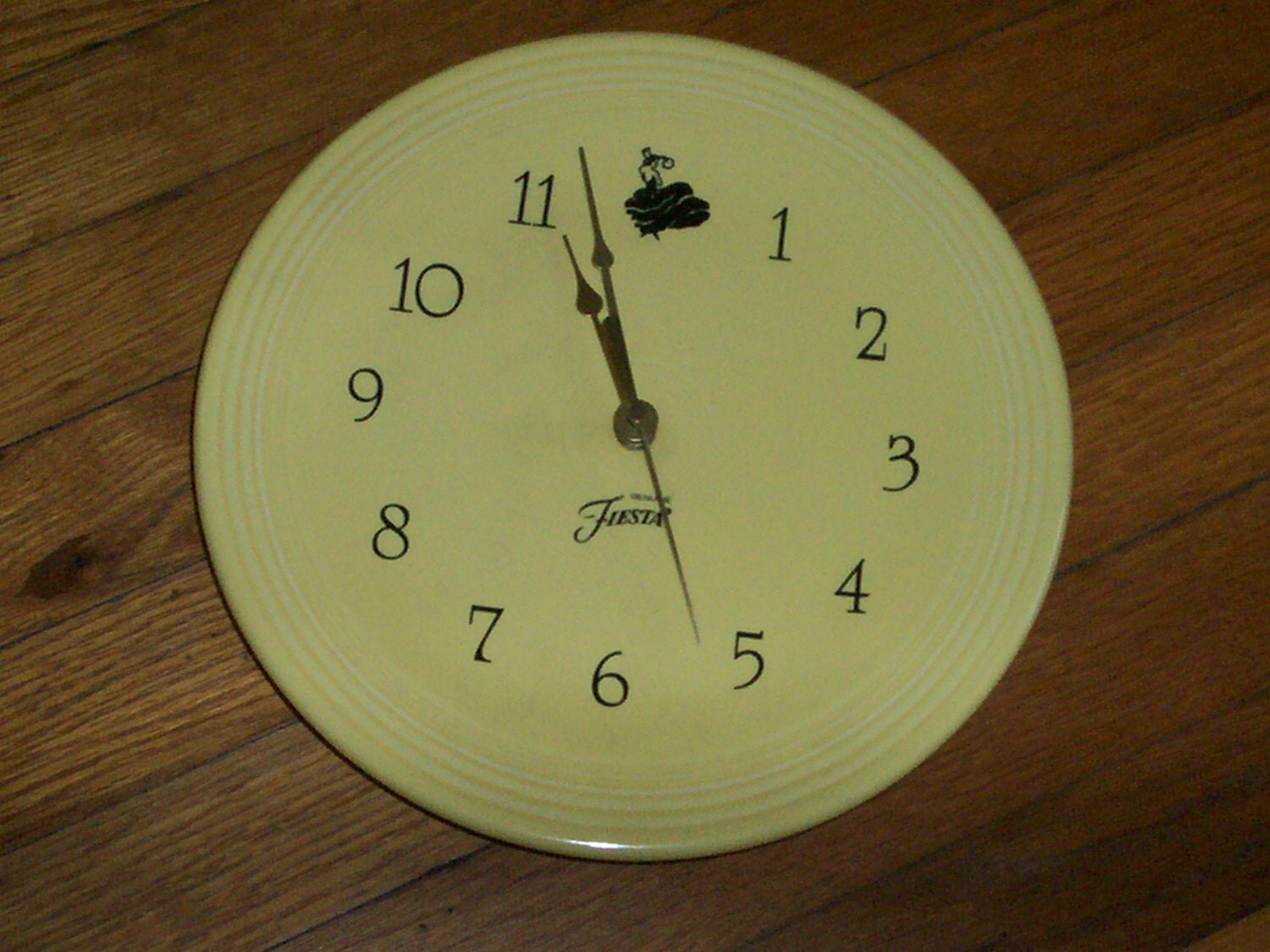 Vintage Fiesta Light Yellow Plate Clock – Haute Juice