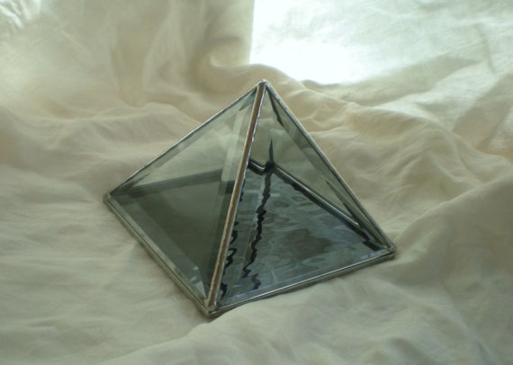 6 Stained Glass Pyramid Box with Black Waterglass Base