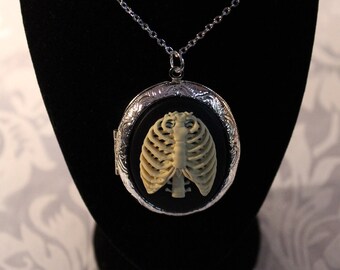 Gothic locket | Etsy