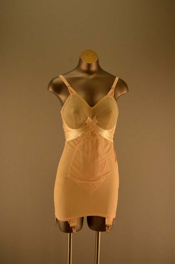 1940s Peach Girdle Vintage Lingerie 40s Garters