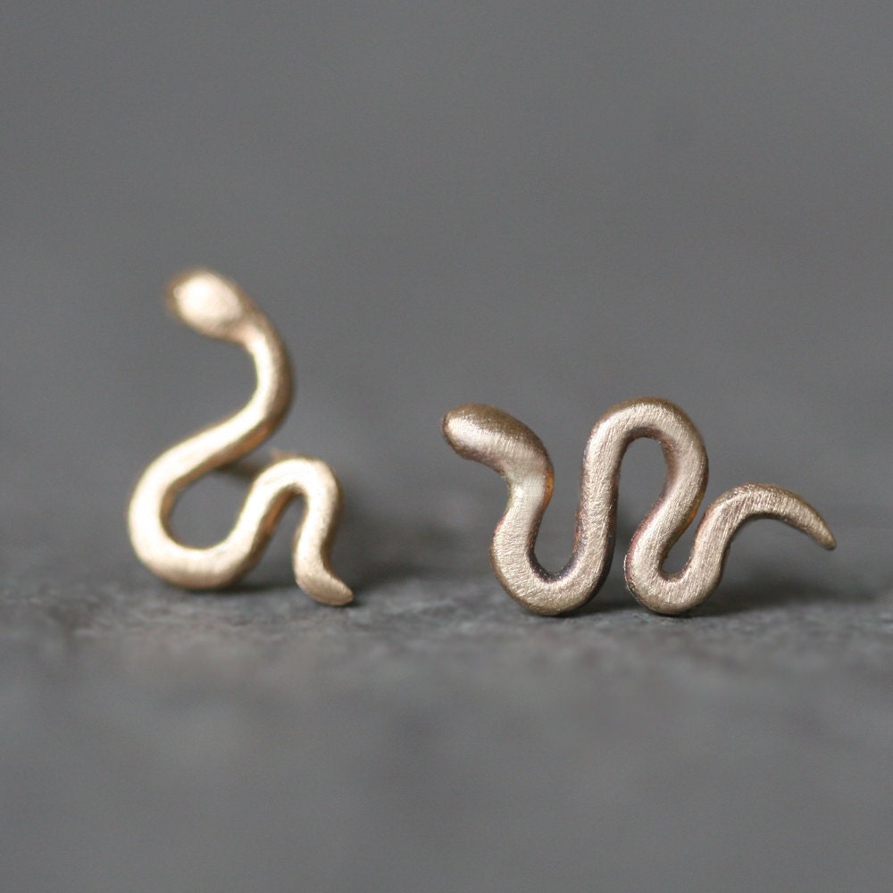Mini Mismatched Snake Stud Earrings in 14K Gold