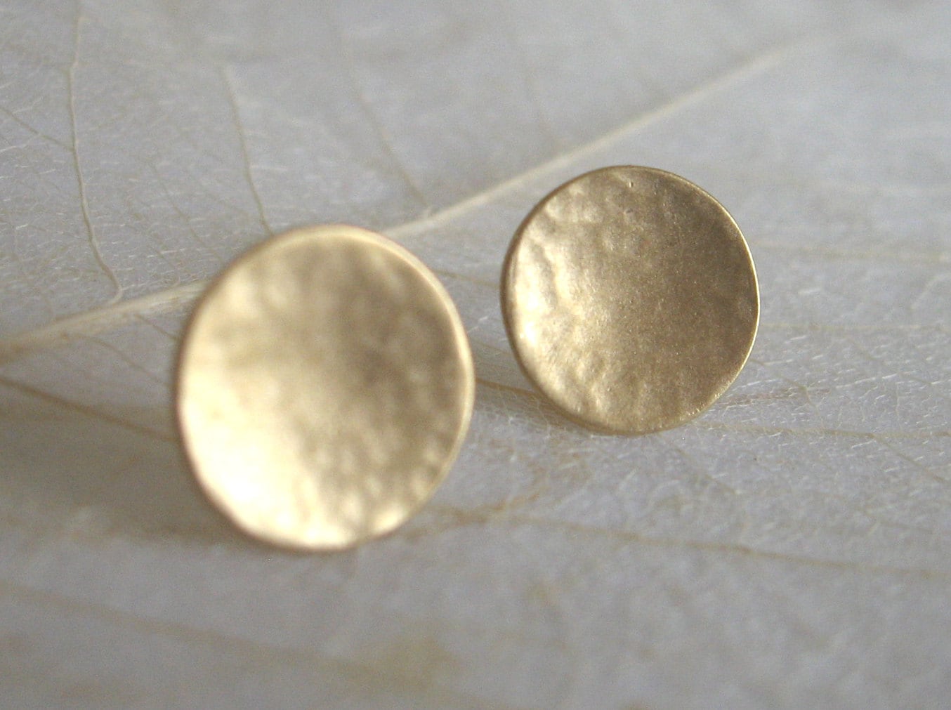 14k Solid gold disc studs Gold circle post earrings