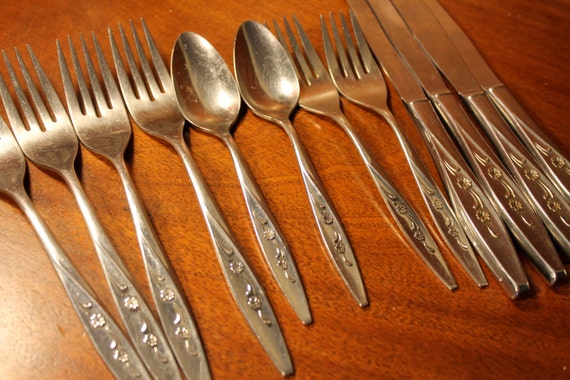 Vintage Flatware by Oneida in MAYWOOD with Daisy by AtomicHoliday
