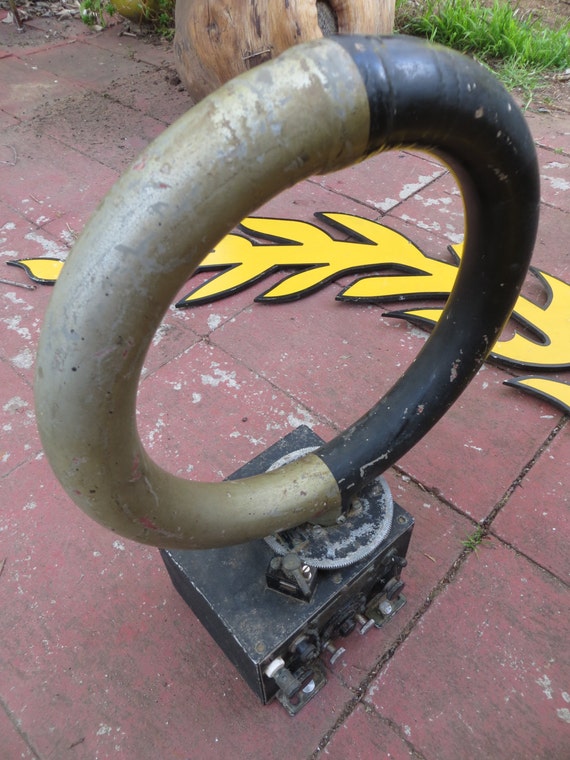 Bendix Radio Direction Finding Equipment & Loop Receiver Model