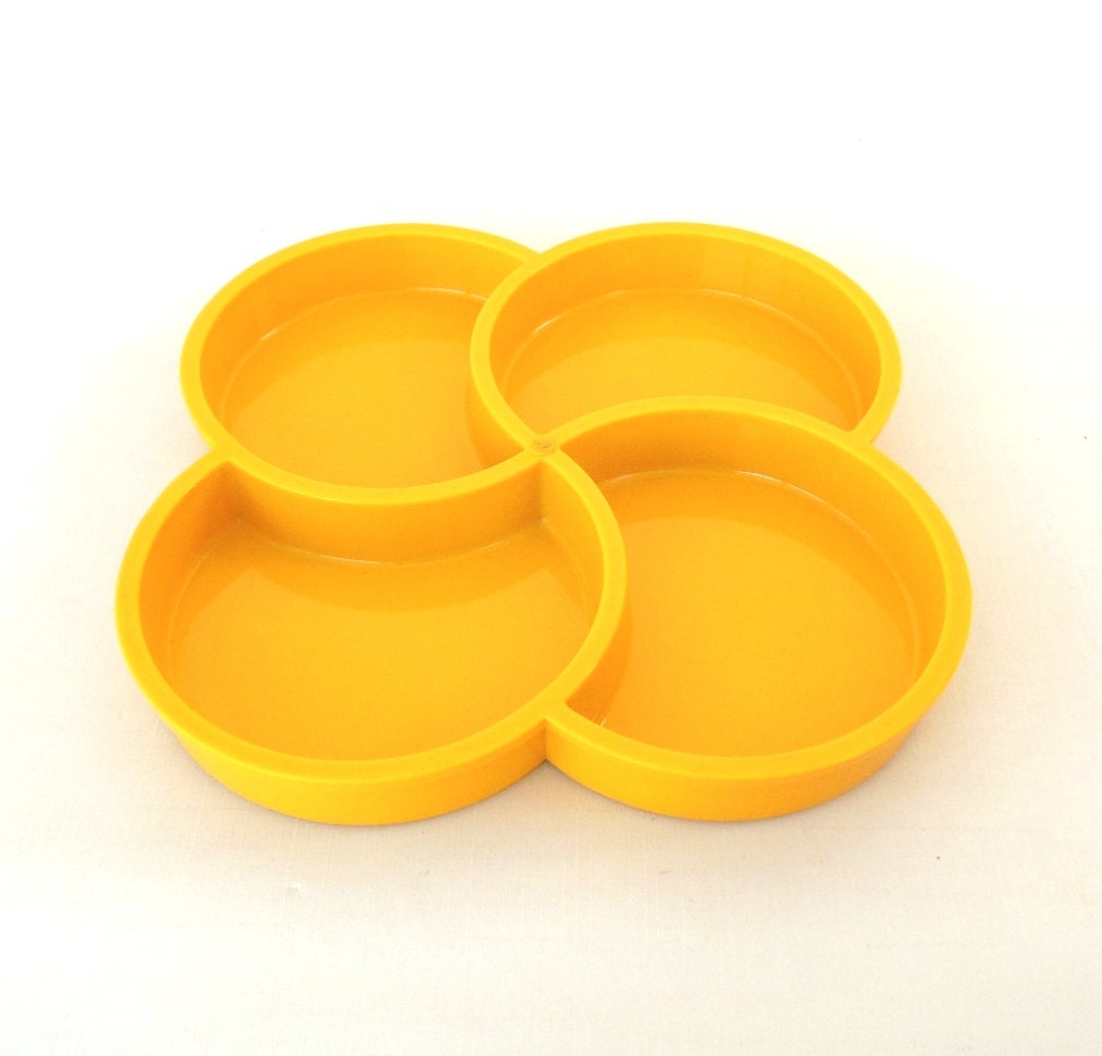 Dansk Gunnar Cyren Melamine Tray Mod Yellow 4 Section Pinwheel