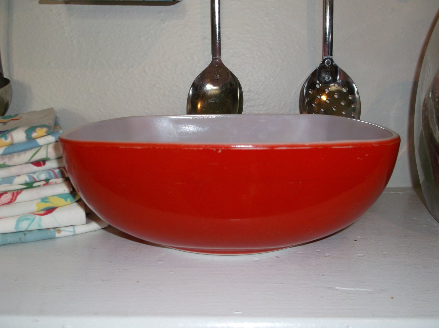 Vintage Red Pyrex Square Serving Bowl – Haute Juice