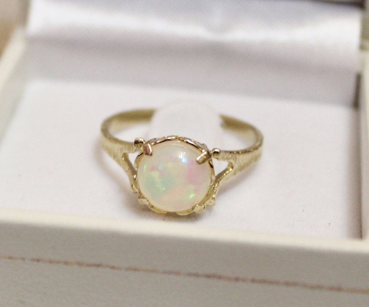 Vintage Opal Ring 14K Gold