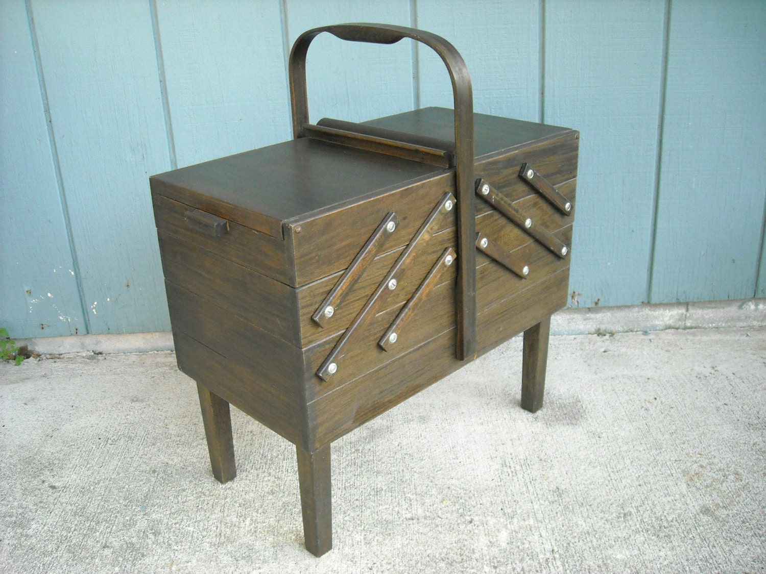 Singer Wood Accordion Style Sewing Box on Legs Folding Storage